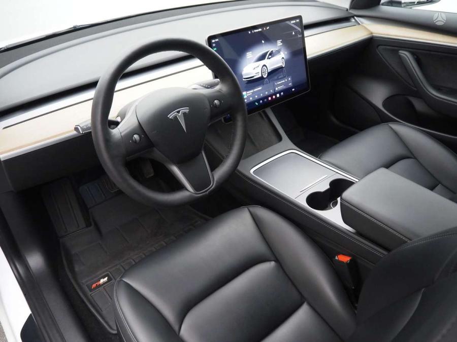 Белый Тесла Модель 3 2022 в Вильнюс, объемом двигателя 0.00 л и пробегом 44 тыс. км за 28900 €, фото 10 на AUTOMOTO.COM.LV