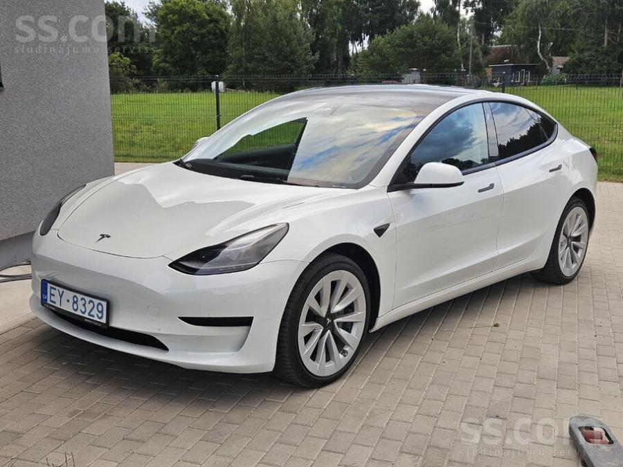 Белый Тесла Модель 3 2022 в Юрмала, объемом двигателя 0.00 л и пробегом 86 тыс. км за 22800 €, фото 1 на AUTOMOTO.COM.LV