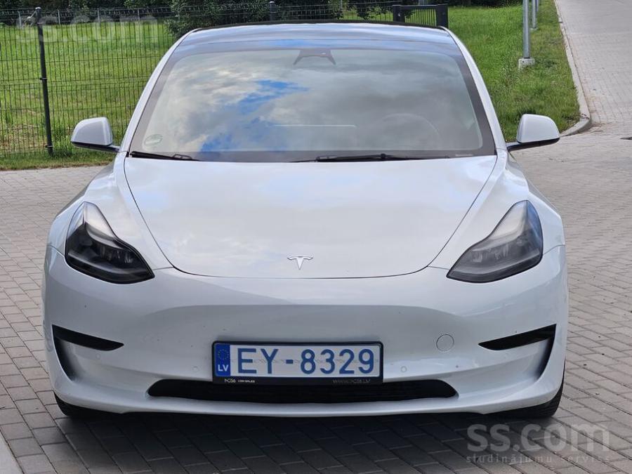 Белый Тесла Модель 3 2022 в Юрмала, объемом двигателя 0.00 л и пробегом 86 тыс. км за 22800 €, фото 3 на AUTOMOTO.COM.LV