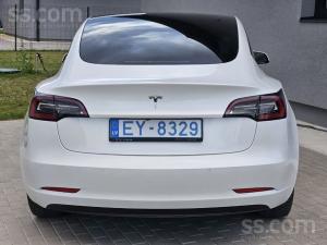 Белый Тесла Модель 3 2022 в Юрмала, объемом двигателя 0.00 л и пробегом 86 тыс. км за 22800 €, фото 6 на AUTOMOTO.COM.LV