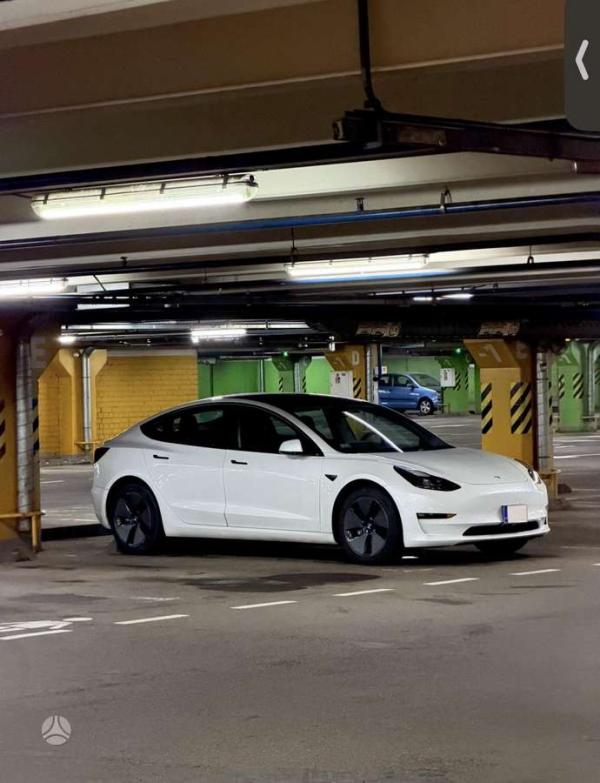 White Tesla Model 3 2022 in Vilnius, with an engine capacity of 0.00 L and mileage of 88 thousand km for 18750 €, photo 2 on AUTOMOTO.COM.LV