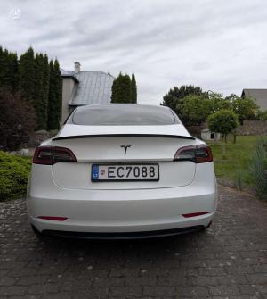 Balts Tesla Model 3 2022 Viļņa, ar dzinēja tilpumu 0.00 L un nobraukumu 85 tūkst. km par 23000 €, foto 4 vietnē AUTOMOTO.COM.LV