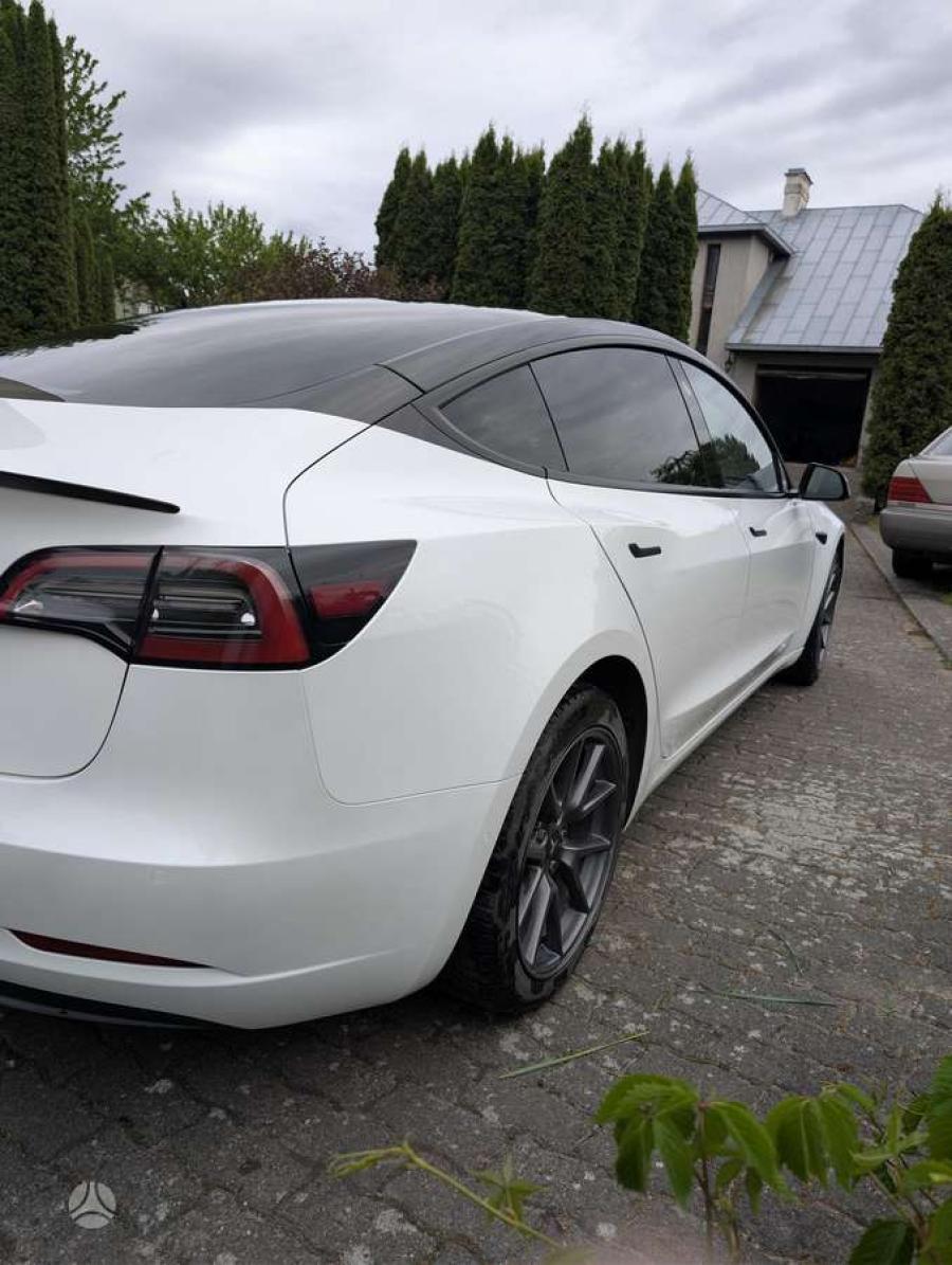 Balts Tesla Model 3 2022 Viļņa, ar dzinēja tilpumu 0.00 L un nobraukumu 85 tūkst. km par 23000 €, foto 5 vietnē AUTOMOTO.COM.LV