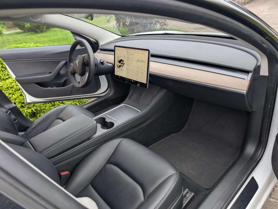 Balts Tesla Model 3 2022 Viļņa, ar dzinēja tilpumu 0.00 L un nobraukumu 85 tūkst. km par 23000 €, foto 7 vietnē AUTOMOTO.COM.LV