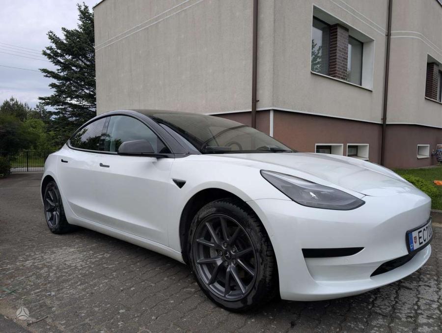 Balts Tesla Model 3 2022 Viļņa, ar dzinēja tilpumu 0.00 L un nobraukumu 85 tūkst. km par 23000 €, foto 12 vietnē AUTOMOTO.COM.LV