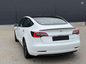 White Tesla Model 3 2022 in Kaunas, with an engine capacity of 0.00 L and mileage of 95 thousand km for 18400 €, photo 12 on AUTOMOTO.COM.LV