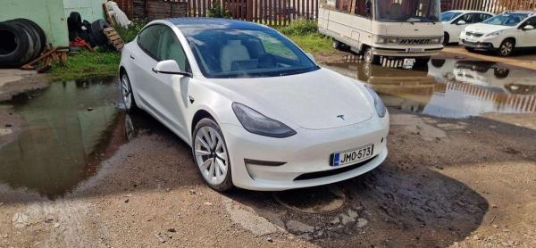 Balts Tesla Model 3 2022 Panevēža, ar dzinēja tilpumu 0.00 L un nobraukumu 46 tūkst. km par 20490 €, foto 1 vietnē AUTOMOTO.COM.LV