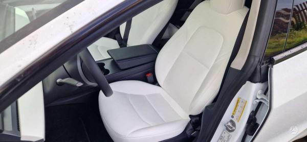 Balts Tesla Model 3 2022 Panevēža, ar dzinēja tilpumu 0.00 L un nobraukumu 46 tūkst. km par 20490 €, foto 8 vietnē AUTOMOTO.COM.LV