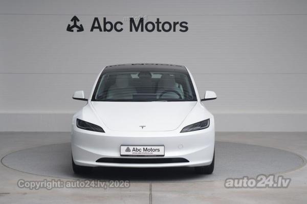 Balts Tesla Model 3 2023 Tallina, ar dzinēja tilpumu 0.00 L un nobraukumu 45 tūkst. km par 41990 €, foto 2 vietnē AUTOMOTO.COM.LV