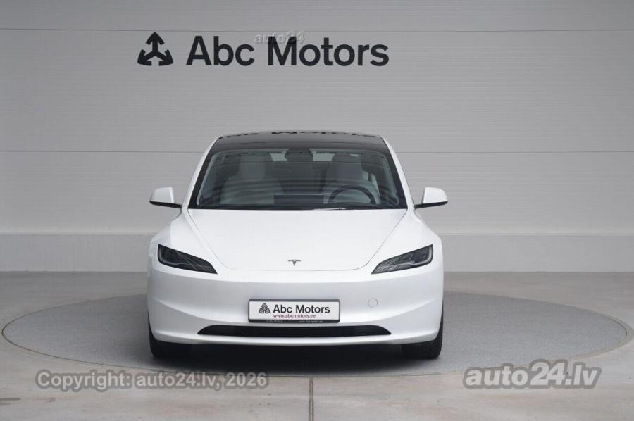 Balts Tesla Model 3 2023 Tallina, ar dzinēja tilpumu 0.00 L un nobraukumu 45 tūkst. km par 41990 €, foto 2 vietnē AUTOMOTO.COM.LV