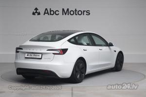 Balts Tesla Model 3 2023 Tallina, ar dzinēja tilpumu 0.00 L un nobraukumu 45 tūkst. km par 41990 €, foto 4 vietnē AUTOMOTO.COM.LV