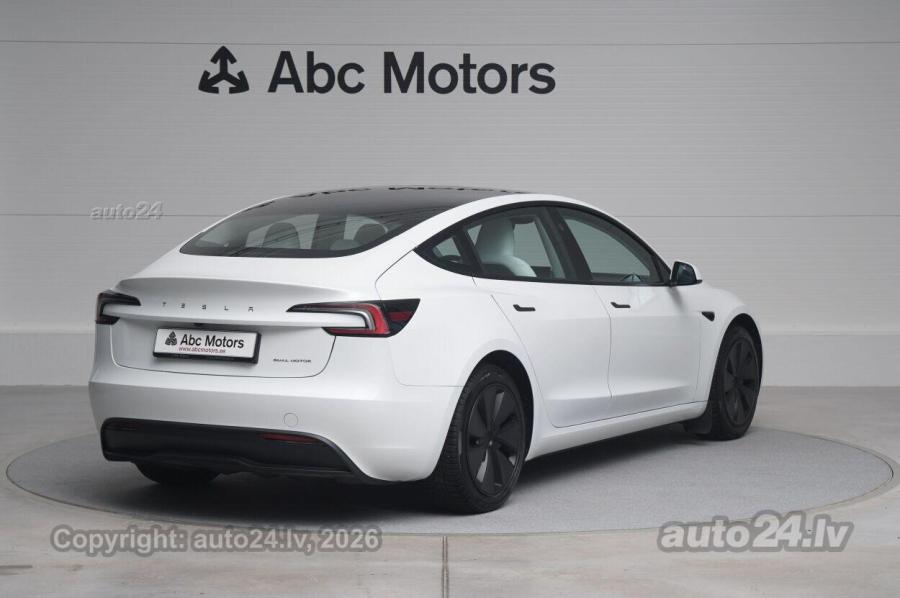 Balts Tesla Model 3 2023 Tallina, ar dzinēja tilpumu 0.00 L un nobraukumu 45 tūkst. km par 41990 €, foto 4 vietnē AUTOMOTO.COM.LV