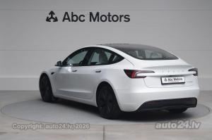Balts Tesla Model 3 2023 Tallina, ar dzinēja tilpumu 0.00 L un nobraukumu 45 tūkst. km par 41990 €, foto 6 vietnē AUTOMOTO.COM.LV