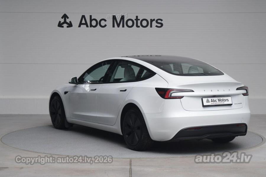 Balts Tesla Model 3 2023 Tallina, ar dzinēja tilpumu 0.00 L un nobraukumu 45 tūkst. km par 41990 €, foto 6 vietnē AUTOMOTO.COM.LV