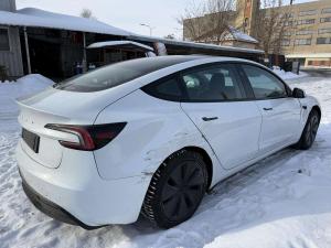 Balts Tesla Model 3 2023 Kauņa, ar dzinēja tilpumu 0.00 L un nobraukumu 68 tūkst. km par 15799 €, foto 3 vietnē AUTOMOTO.COM.LV