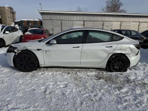 Balts Tesla Model 3 2023 Kauņa, ar dzinēja tilpumu 0.00 L un nobraukumu 68 tūkst. km par 15799 €, foto 5 vietnē AUTOMOTO.COM.LV
