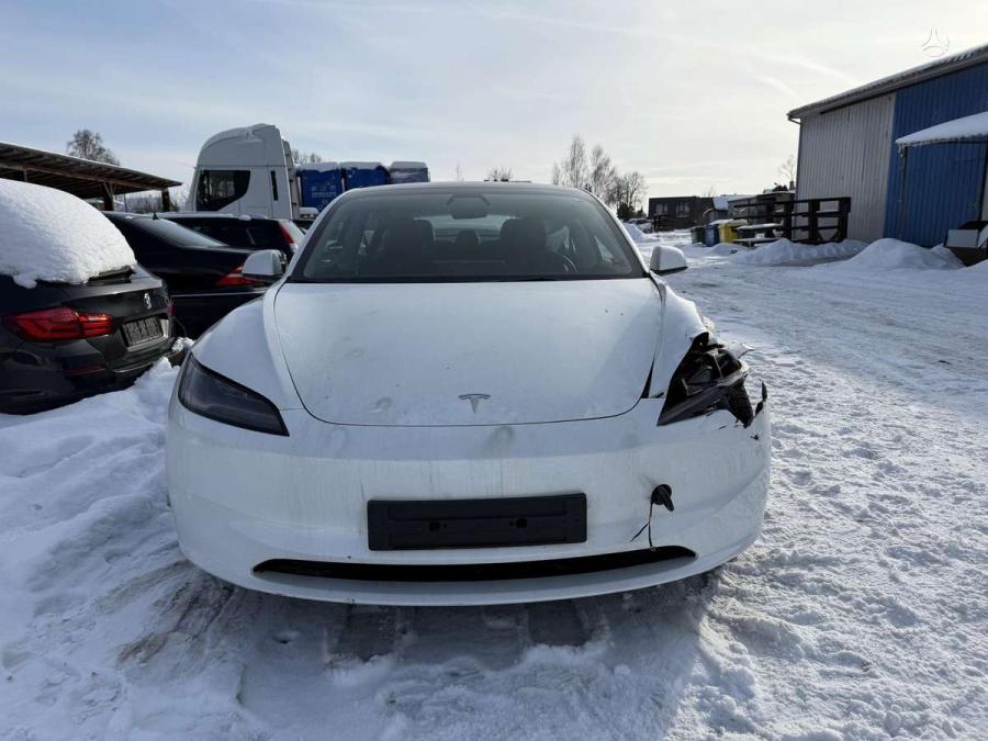 Balts Tesla Model 3 2023 Kauņa, ar dzinēja tilpumu 0.00 L un nobraukumu 68 tūkst. km par 15799 €, foto 6 vietnē AUTOMOTO.COM.LV