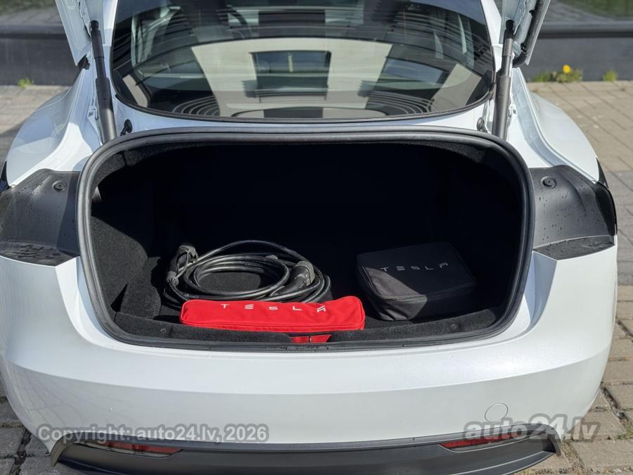 Balts Tesla Model 3 2023 Tallina, ar dzinēja tilpumu 0.00 L un nobraukumu 39 tūkst. km par 36990 €, foto 9 vietnē AUTOMOTO.COM.LV