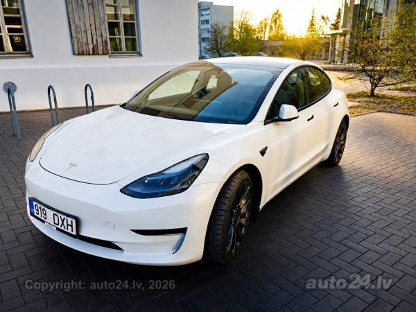 Balts Tesla Model 3 2023 Pērnava, ar dzinēja tilpumu 0.00 L un nobraukumu 50 tūkst. km par 37600 €, foto  vietnē AUTOMOTO.COM.LV