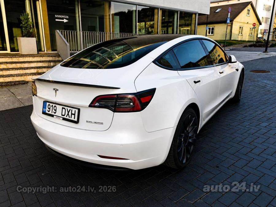 White Tesla Model 3 2023 in Parnu, with an engine capacity of 0.00 L and mileage of 50 thousand km for 37600 €, photo 4 on AUTOMOTO.COM.LV