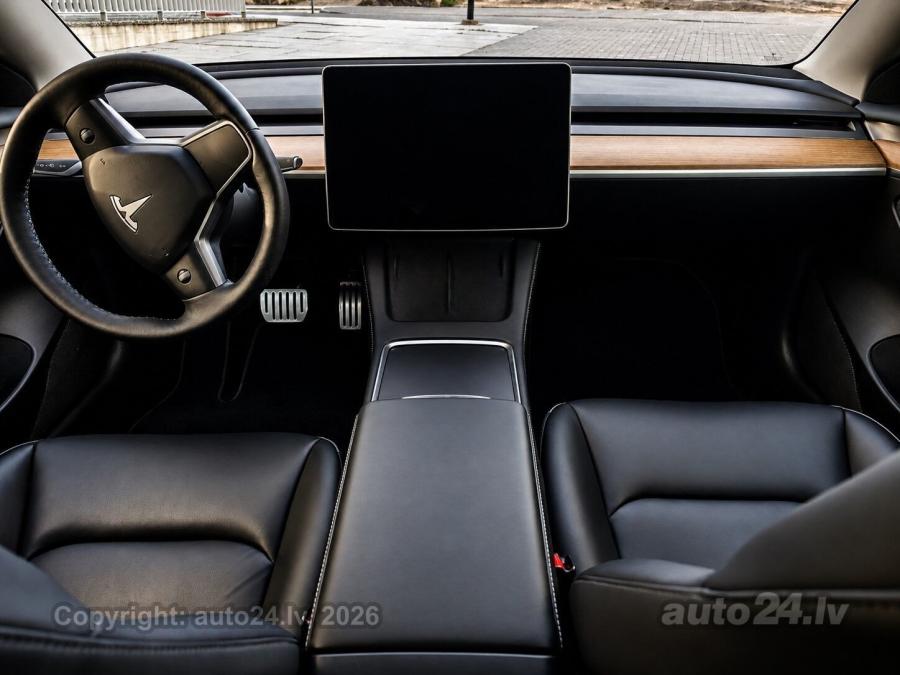 White Tesla Model 3 2023 in Parnu, with an engine capacity of 0.00 L and mileage of 50 thousand km for 37600 €, photo 6 on AUTOMOTO.COM.LV