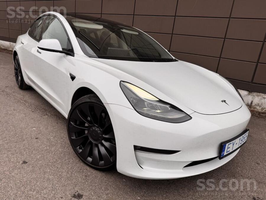 Balts Tesla Model 3 2023 Rīga, ar dzinēja tilpumu 0.00 L un nobraukumu 39 tūkst. km par 31770 €, foto 3 vietnē AUTOMOTO.COM.LV