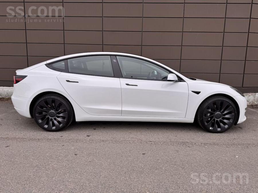 Balts Tesla Model 3 2023 Rīga, ar dzinēja tilpumu 0.00 L un nobraukumu 39 tūkst. km par 31770 €, foto 5 vietnē AUTOMOTO.COM.LV