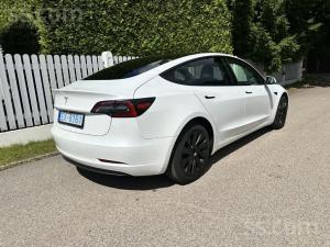 White Tesla Model 3 2023 in Jurmala, with an engine capacity of 0.00 L and mileage of 62 thousand km for 30500 €, photo 5 on AUTOMOTO.COM.LV