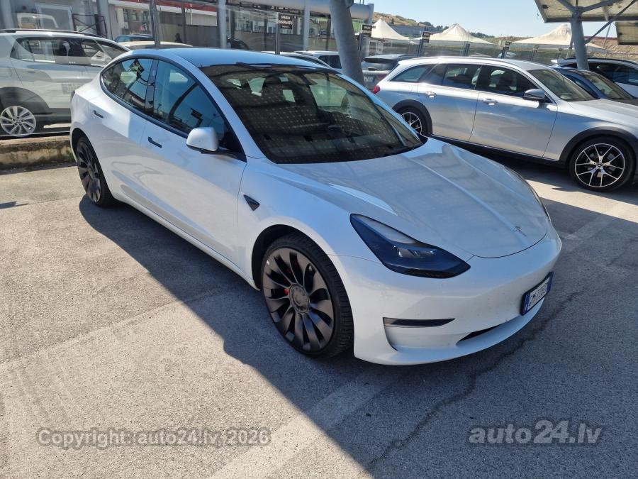 Balts Tesla Model 3 2023 Tallina, ar dzinēja tilpumu 0.00 L un nobraukumu 62 tūkst. km par 33500 €, foto 4 vietnē AUTOMOTO.COM.LV