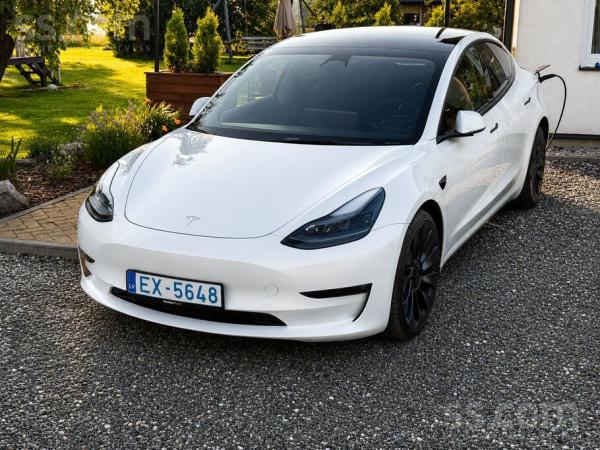 Balts Tesla Model 3 2023 Rīga, ar dzinēja tilpumu 0.00 L un nobraukumu 53 tūkst. km par 34500 €, foto 1 vietnē AUTOMOTO.COM.LV