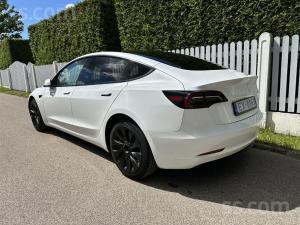 White Tesla Model 3 2023 in Jurmala, with an engine capacity of 0.00 L and mileage of 37 thousand km for 30500 €, photo 3 on AUTOMOTO.COM.LV