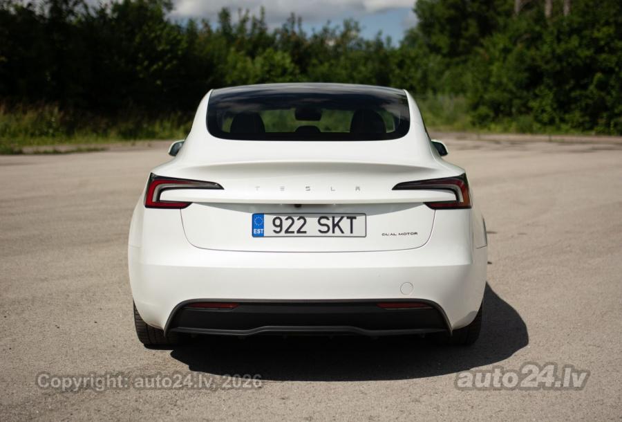 White Tesla Model 3 2023 in Parnu, with an engine capacity of 0.00 L and mileage of 82 thousand km for 35990 €, photo 6 on AUTOMOTO.COM.LV