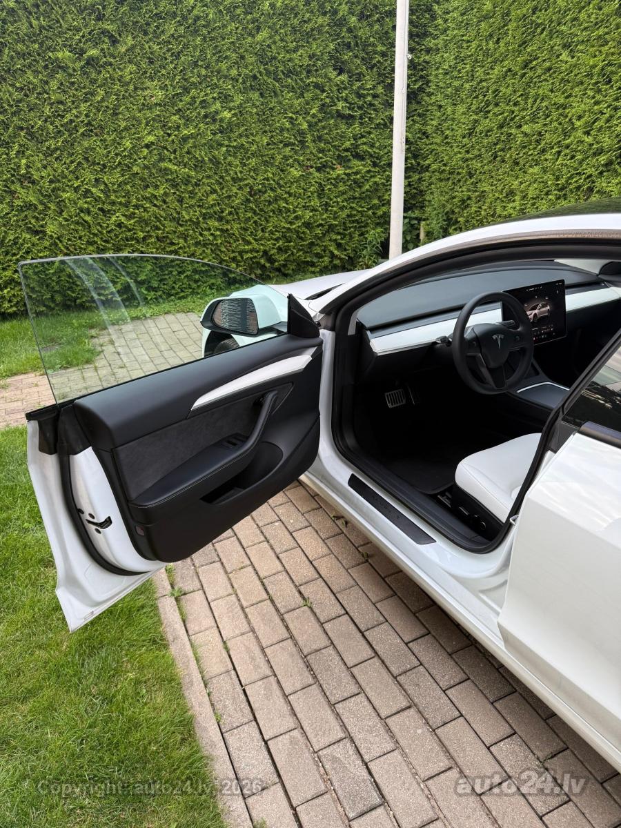 Balts Tesla Model 3 2023 Tallina, ar dzinēja tilpumu 0.00 L un nobraukumu 65 tūkst. km par 32500 €, foto 10 vietnē AUTOMOTO.COM.LV