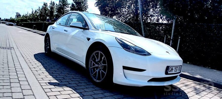 Balts Tesla Model 3 2023 Ventspils, ar dzinēja tilpumu 0.00 L un nobraukumu 88 tūkst. km par 22000 €, foto 1 vietnē AUTOMOTO.COM.LV