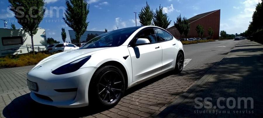 Balts Tesla Model 3 2023 Ventspils, ar dzinēja tilpumu 0.00 L un nobraukumu 88 tūkst. km par 22000 €, foto 3 vietnē AUTOMOTO.COM.LV