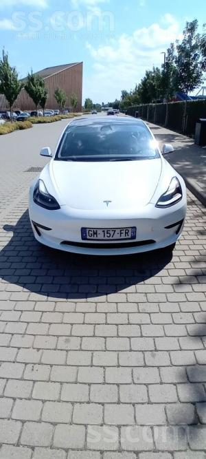 Balts Tesla Model 3 2023 Ventspils, ar dzinēja tilpumu 0.00 L un nobraukumu 88 tūkst. km par 22000 €, foto 4 vietnē AUTOMOTO.COM.LV