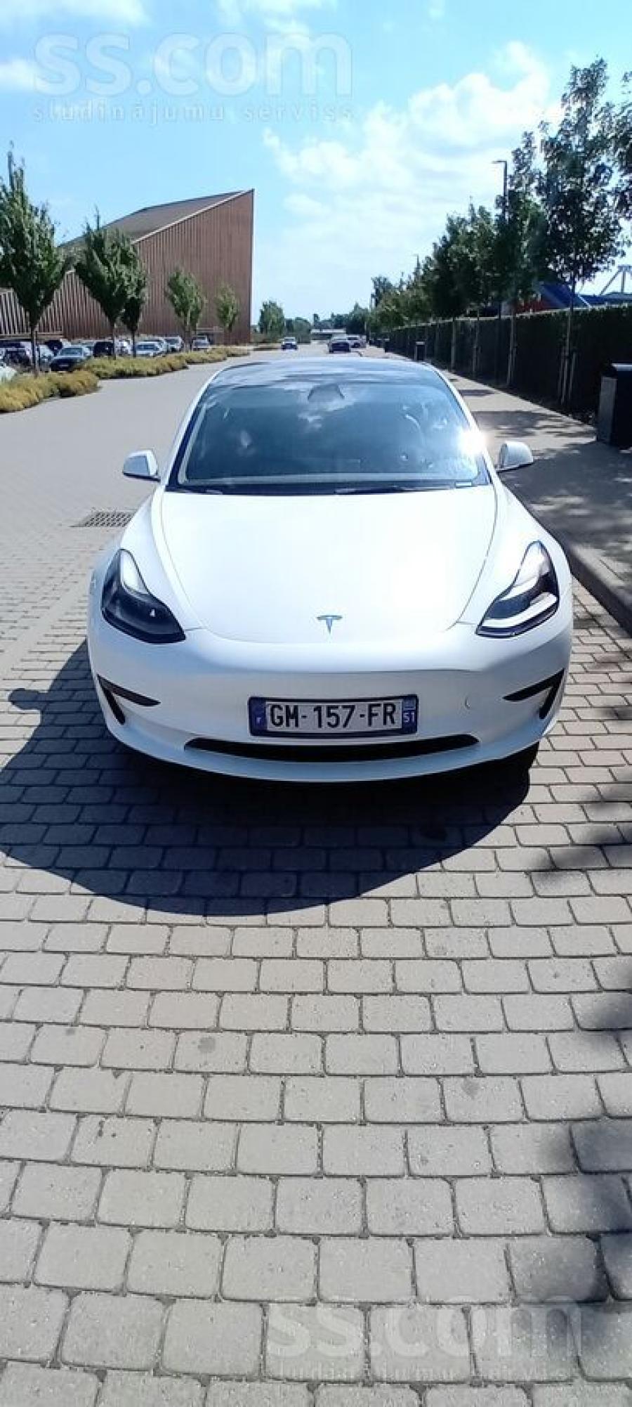 Balts Tesla Model 3 2023 Ventspils, ar dzinēja tilpumu 0.00 L un nobraukumu 88 tūkst. km par 22000 €, foto 4 vietnē AUTOMOTO.COM.LV