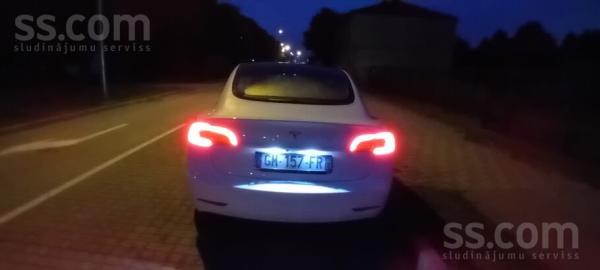 Balts Tesla Model 3 2023 Ventspils, ar dzinēja tilpumu 0.00 L un nobraukumu 88 tūkst. km par 22000 €, foto 9 vietnē AUTOMOTO.COM.LV