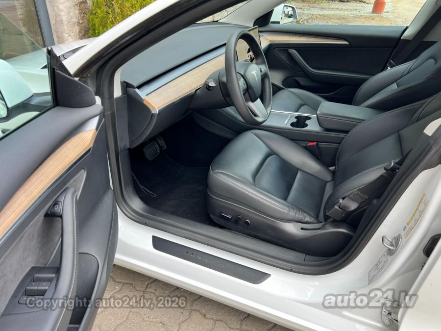 Balts Tesla Model 3 2023 Tallina, ar dzinēja tilpumu 0.00 L un nobraukumu 38 tūkst. km par 34990 €, foto 4 vietnē AUTOMOTO.COM.LV