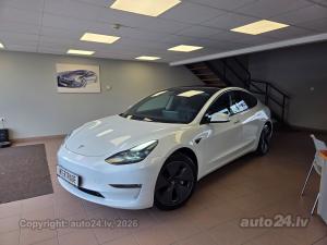 Balts Tesla Model 3 2023 Tartu, ar dzinēja tilpumu 0.00 L un nobraukumu 108 tūkst. km par 31990 €, foto  vietnē AUTOMOTO.COM.LV