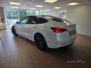 White Tesla Model 3 2023 in Tartu, with an engine capacity of 0.00 L and mileage of 108 thousand km for 31990 €, photo 5 on AUTOMOTO.COM.LV