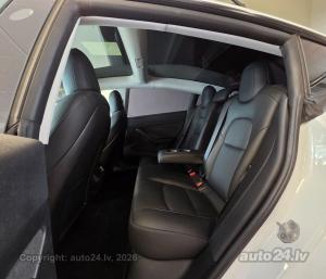 White Tesla Model 3 2023 in Tartu, with an engine capacity of 0.00 L and mileage of 108 thousand km for 31990 €, photo 10 on AUTOMOTO.COM.LV