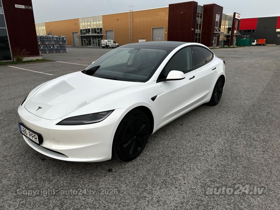 White Tesla Model 3 2023 in Tallinn, with an engine capacity of 0.00 L and mileage of 45 thousand km for 37999 €, photo 4 on AUTOMOTO.COM.LV