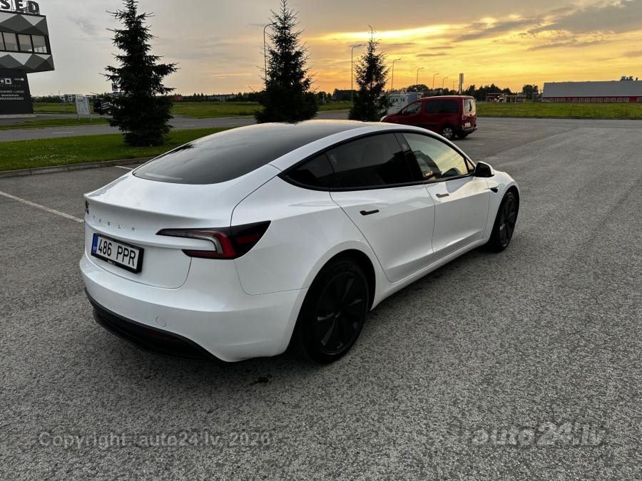 White Tesla Model 3 2023 in Tallinn, with an engine capacity of 0.00 L and mileage of 45 thousand km for 37999 €, photo 5 on AUTOMOTO.COM.LV