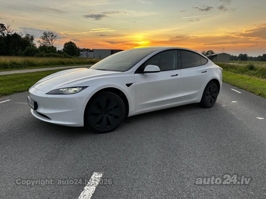 White Tesla Model 3 2023 in Tallinn, with an engine capacity of 0.00 L and mileage of 45 thousand km for 37999 €, photo 8 on AUTOMOTO.COM.LV