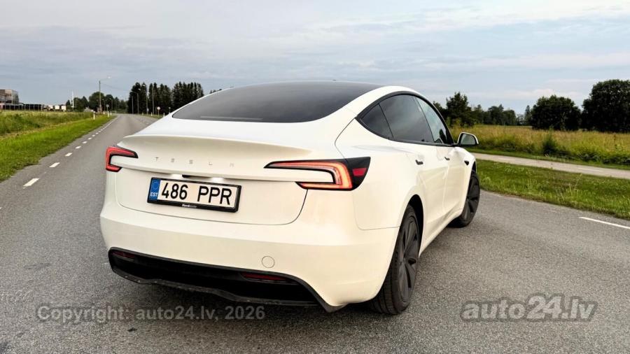 White Tesla Model 3 2023 in Tallinn, with an engine capacity of 0.00 L and mileage of 45 thousand km for 37999 €, photo 9 on AUTOMOTO.COM.LV