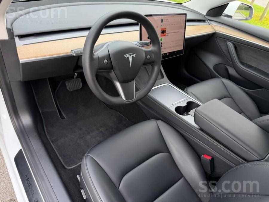 Balts Tesla Model 3 2023 Rīga, ar dzinēja tilpumu 0.00 L un nobraukumu 45 tūkst. km par 27990 €, foto 12 vietnē AUTOMOTO.COM.LV