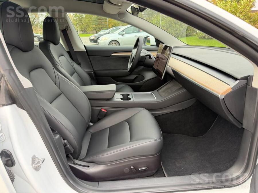 Balts Tesla Model 3 2023 Rīga, ar dzinēja tilpumu 0.00 L un nobraukumu 45 tūkst. km par 27990 €, foto 15 vietnē AUTOMOTO.COM.LV