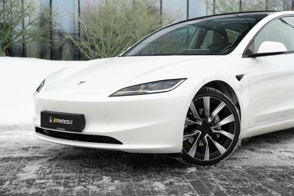 White Tesla Model 3 2024 in Vilnius, with an engine capacity of 0.00 L and mileage of 65 thousand km for 37900 €, photo 3 on AUTOMOTO.COM.LV