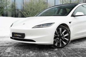 Balts Tesla Model 3 2024 Viļņa, ar dzinēja tilpumu 0.00 L un nobraukumu 65 tūkst. km par 37900 €, foto 3 vietnē AUTOMOTO.COM.LV